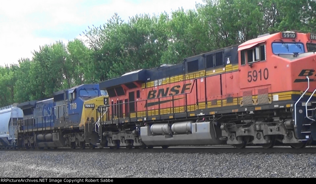 BNSF 5910